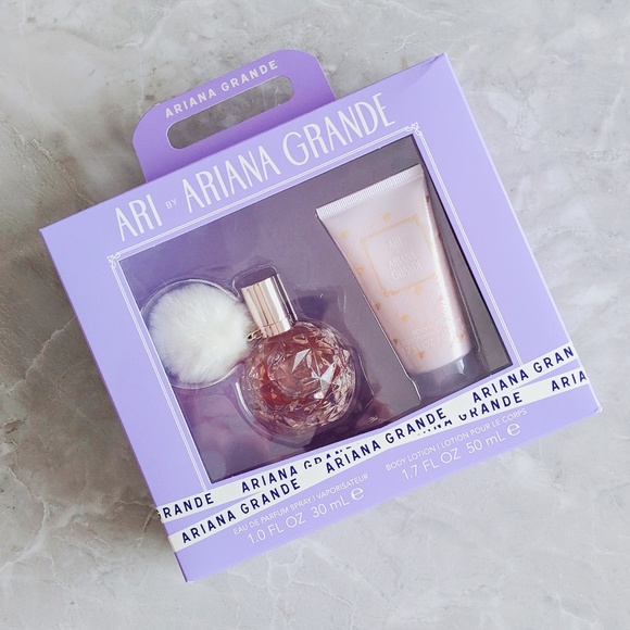 Ariana Grande | Other | Ari Gift Set By Ariana Grande Authentic | Poshmark